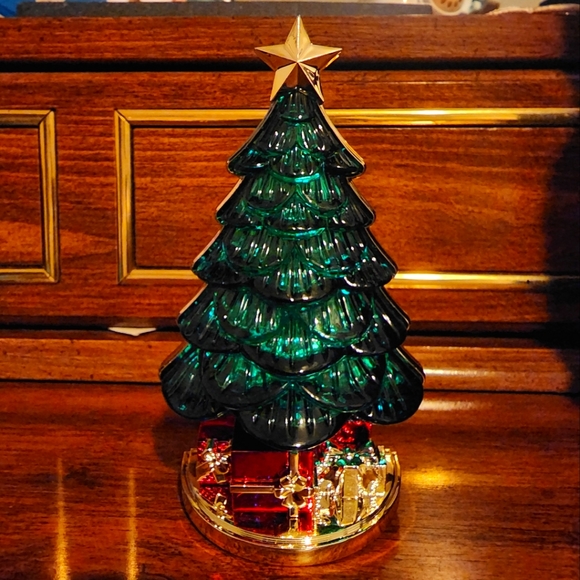 Bath & Body Works | Accents | Bbw Christmas Tree Wallflower Plug | Poshmark